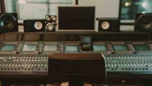 How to Mix and Master - A Beginner's Guide | Deviant Noise Blog