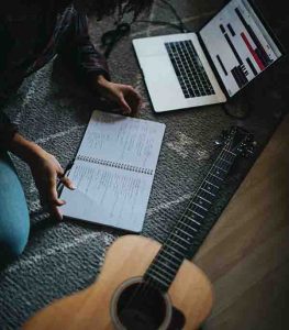 Song Structure Explained (How to Structure a Song) | DeviantNoise