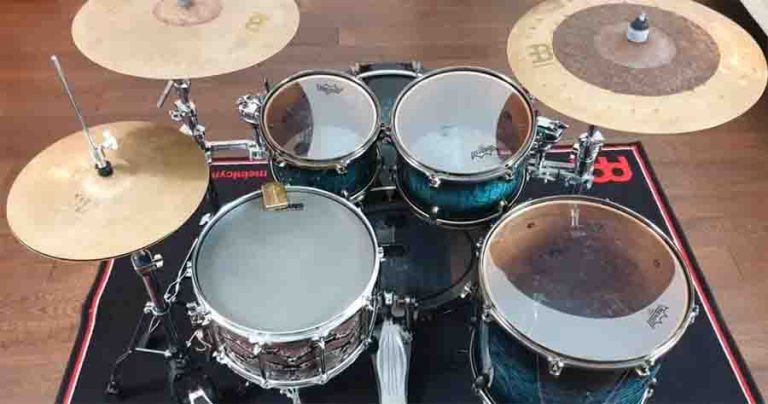How to Play Drums for Beginners (Complete Guide) | Deviant Noise