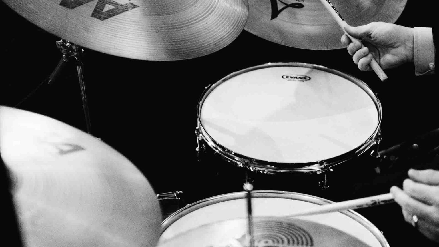 How to Play Drums for Beginners (Complete Guide) | Deviant Noise